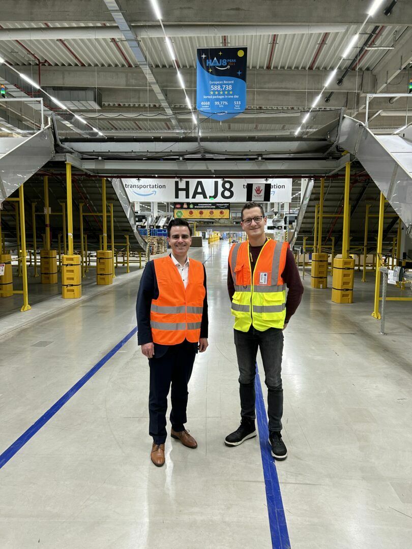 Bürgermeister besucht Sortierzentrum von Amazon – Wir in Garbsen